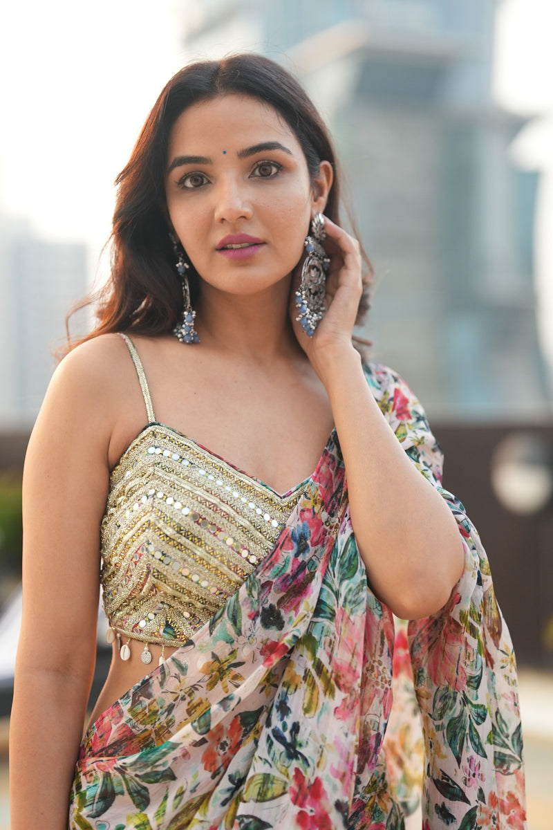 Attractive Floral Printed Saree - Jasmin Bhasin's Choice | Aliyana ...